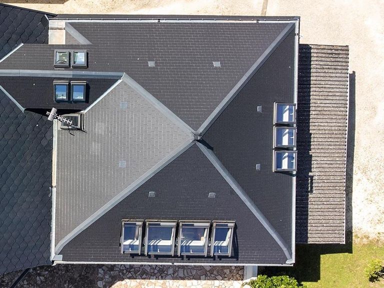 Zeltdach: Alles rund um die Dachform | Roto Dachfenster